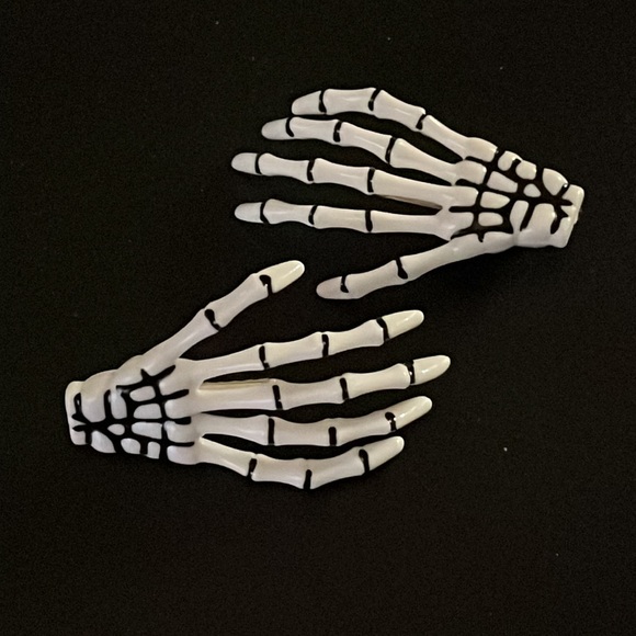 Accessories | Nwt Hair Clips Skeleton Hand Halloween Gorhic | Poshmark